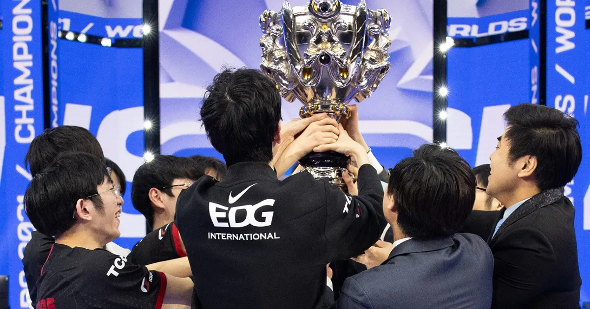 DWG traci tron! EDG nowym mistrzem świata League of Legends
