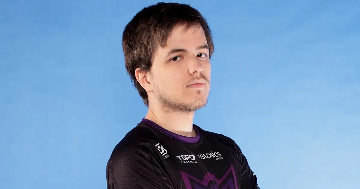 Szaty Bobra samodzielnym liderem Ultraligi po wygranej z Grypciocraftem