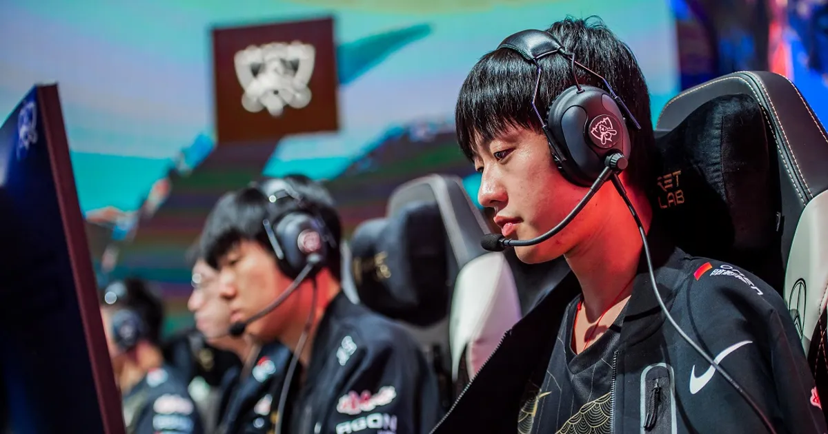 RNG żegna dwie swoje gwiazdy. Co z nimi dalej?